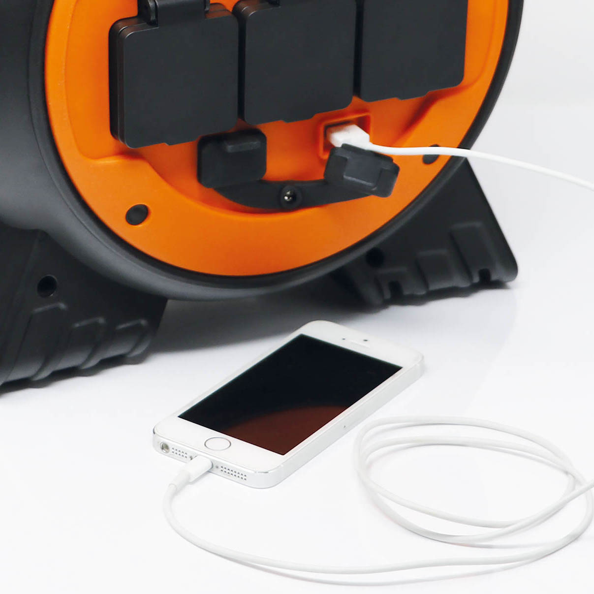 Maypole 15M Roller Mobile Mains Power Unit With LED Light